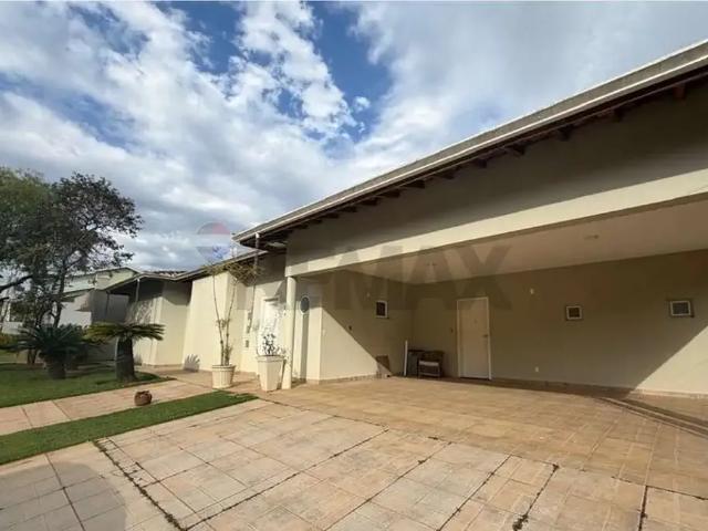 Casa / Sobrado em Condomínio para Locação em Itatiba/SP Condomínio Country Club 4 Quartos