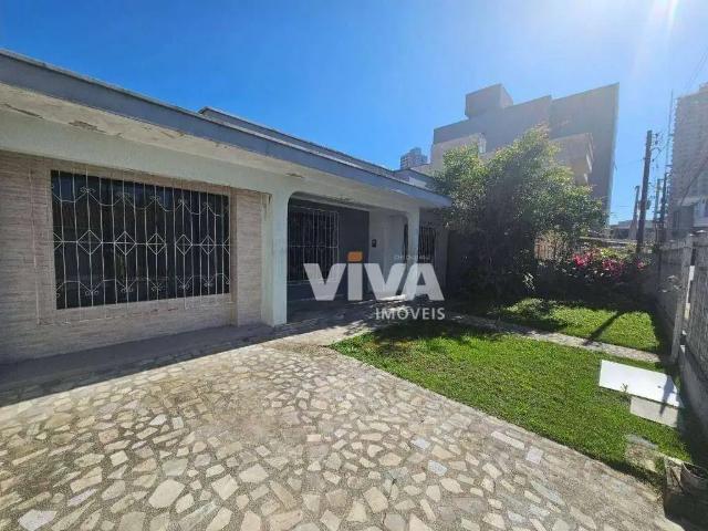 Casa / Sobrado em Condomínio para Locação em Itajaí/SC Fazenda 6 Quartos
