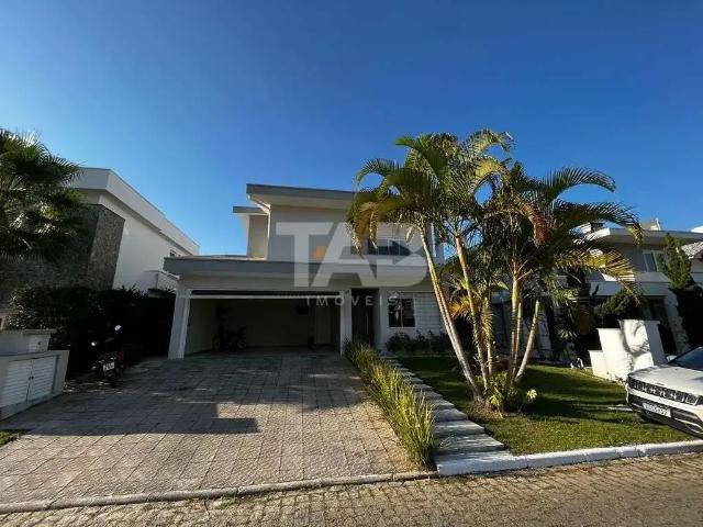 Casa / Sobrado em Condomínio para Locação em Itajaí/SC Praia Brava 4 Quartos