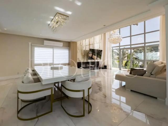 Casa / Sobrado em Condomínio para Locação em Itajaí/SC Praia Brava 6 Quartos