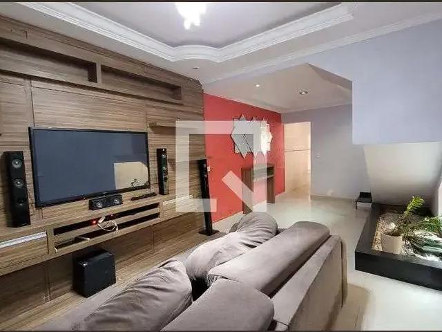 Casa / Sobrado em Condomínio para Locação em Itaquaquecetuba/SP Vila São Carlos 4 Quartos