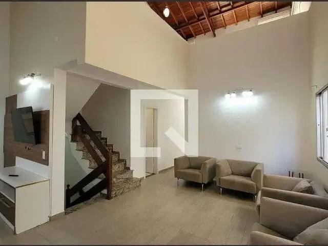 Casa / Sobrado em Condomínio para Locação em Itaquaquecetuba/SP Jardim Odete 4 Quartos