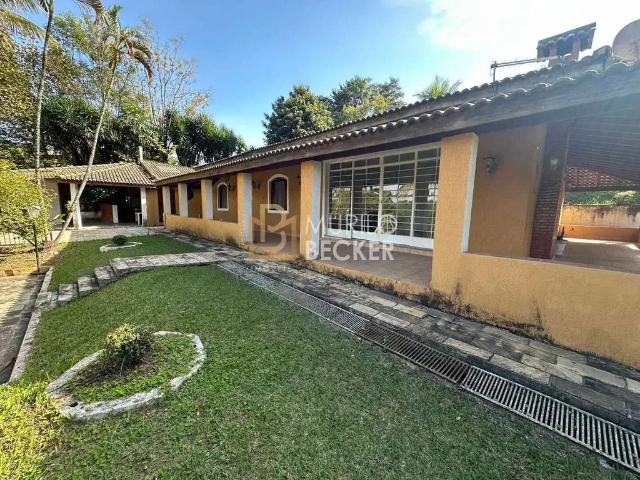 Casa / Sobrado em Condomínio para Locação em Jacareí/SP Condomínio Lagoinha 4 Quartos