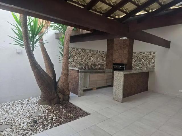 Casa / Sobrado em Condomínio para Locação em Jacareí/SP Condomínio Residence Club 3 Quartos