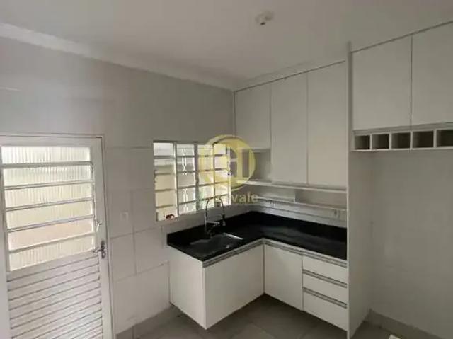 Casa / Sobrado em Condomínio para Locação em Jacareí/SP Jardim Santa Marina 2 Quartos