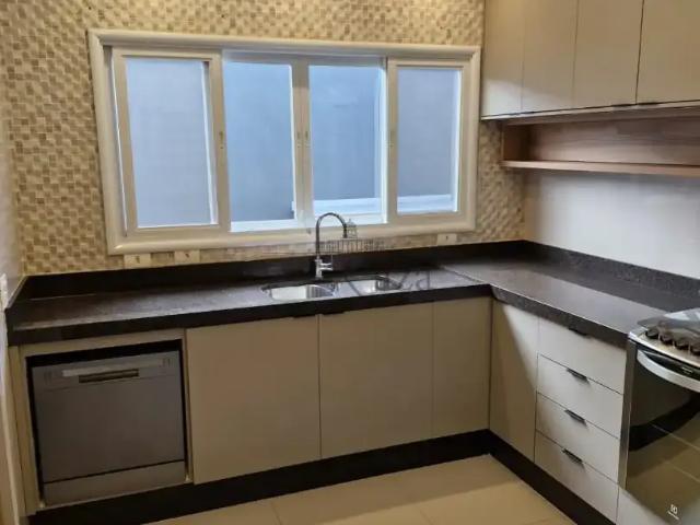 Casa / Sobrado em Condomínio para Locação em Jacareí/SP Loteamento Villa Branca 3 Quartos