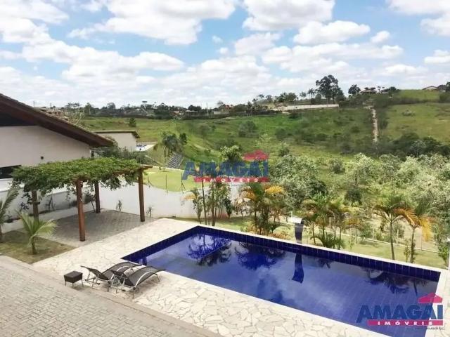 Casa / Sobrado em Condomínio para Locação em Jacareí/SP Loteamento Residencial Parque Lago Dourado 5 Quartos