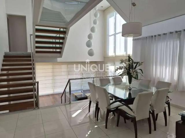 Casa / Sobrado em Condomínio para Locação em Jundiaí/SP Anhangabaú 4 Quartos