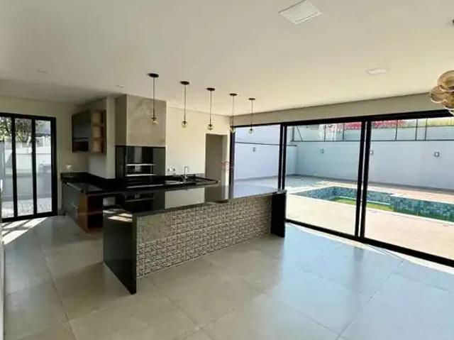 Casa / Sobrado em Condomínio para Locação em Jundiaí/SP Medeiros 6 Quartos