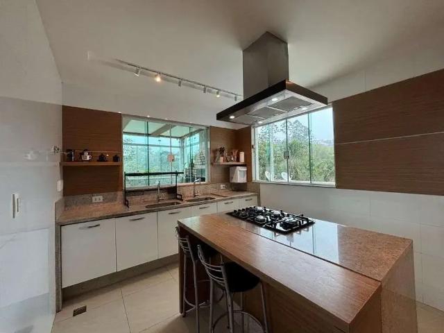 Casa / Sobrado em Condomínio para Locação em Juiz de Fora/MG Bosque Imperial 5 Quartos