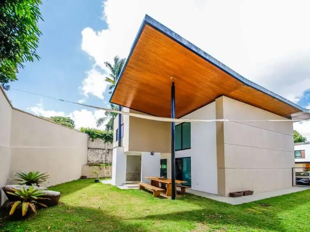 Casa / Sobrado em Condomínio para Locação em Juiz de Fora/MG Parque Jardim da Serra 3 Quartos