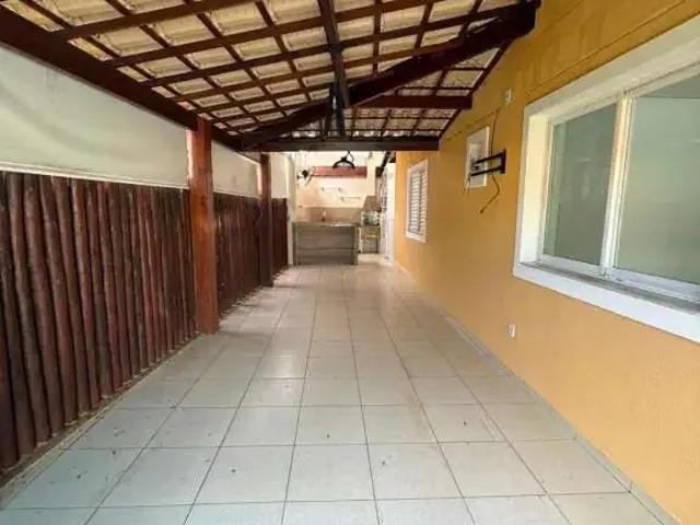 Casa / Sobrado em Condomínio para Locação em Lauro de Freitas/BA Centro 4 Quartos