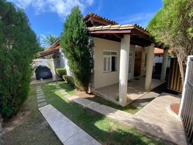 Casa / Sobrado em Condomínio para Locação em Lauro de Freitas/BA Buraquinho 4 Quartos
