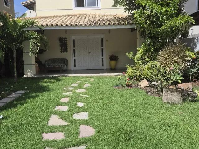 Casa / Sobrado em Condomínio para Locação em Lauro de Freitas/BA Buraquinho 5 Quartos
