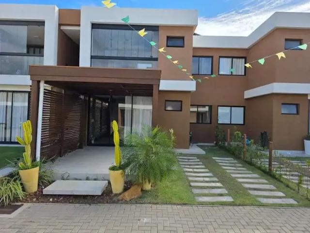 Casa / Sobrado em Condomínio para Locação em Lauro de Freitas/BA Buraquinho 2 Quartos