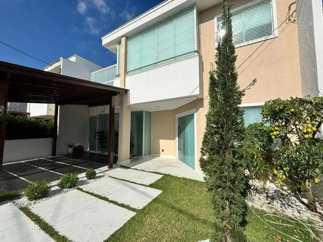 Casa / Sobrado em Condomínio para Locação em Lauro de Freitas/BA Buraquinho 3 Quartos