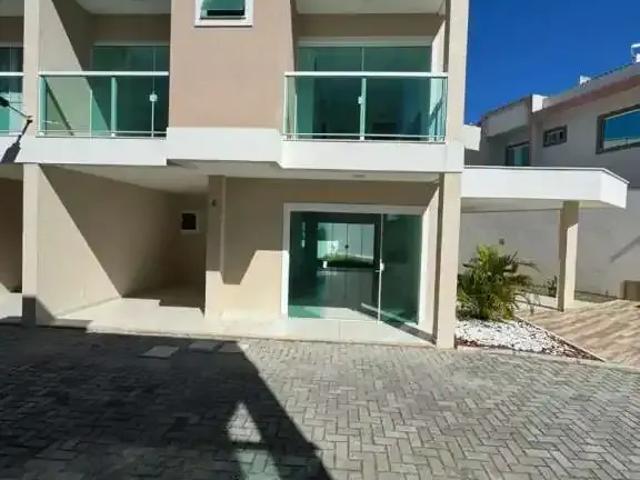 Casa / Sobrado em Condomínio para Locação em Lauro de Freitas/BA Buraquinho 3 Quartos