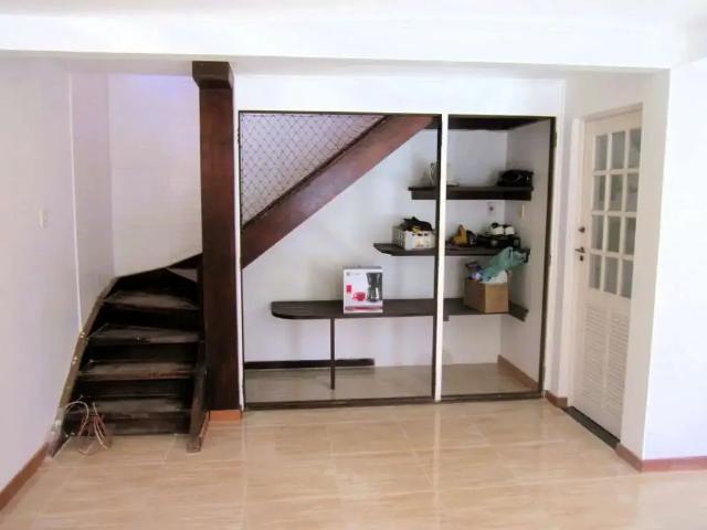 Casa / Sobrado em Condomínio para Locação em Lauro de Freitas/BA Jardim do Jockey 3 Quartos