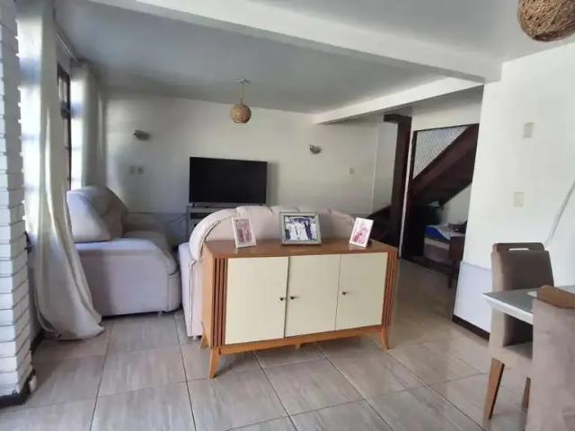Casa / Sobrado em Condomínio para Locação em Lauro de Freitas/BA Jardim do Jockey 3 Quartos