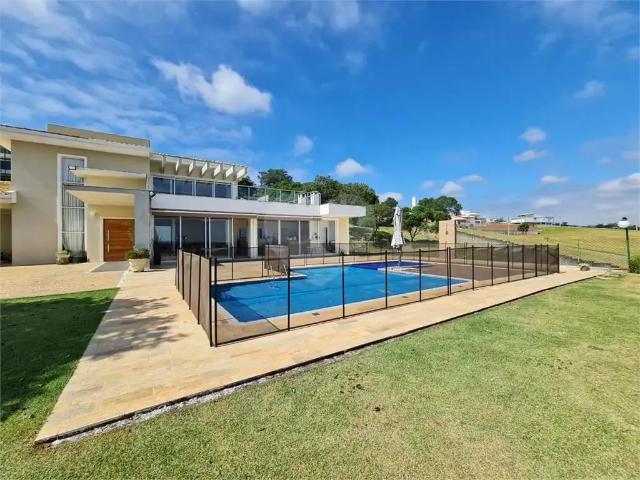 Casa / Sobrado em Condomínio para Locação em Louveira/SP Ponte Preta 4 Quartos