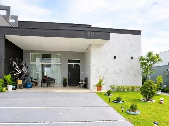 Casa / Sobrado em Condomínio para Locação em Manaus/AM Tarumã 3 Quartos