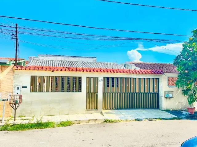 Casa / Sobrado em Condomínio para Locação em Manaus/AM Flores 3 Quartos