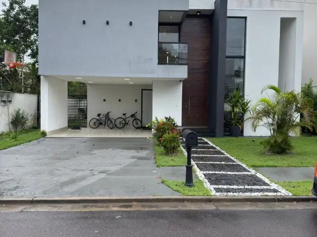 Casa / Sobrado em Condomínio para Locação em Manaus/AM Ponta Negra 3 Quartos