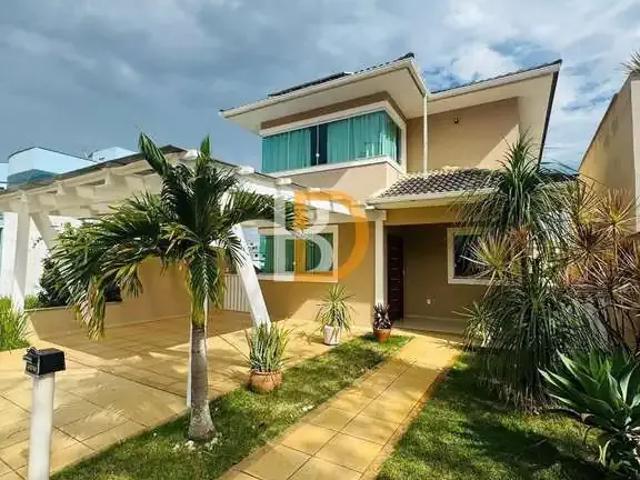Casa / Sobrado em Condomínio para Locação em Macaé/RJ Vale dos Cristais 4 Quartos