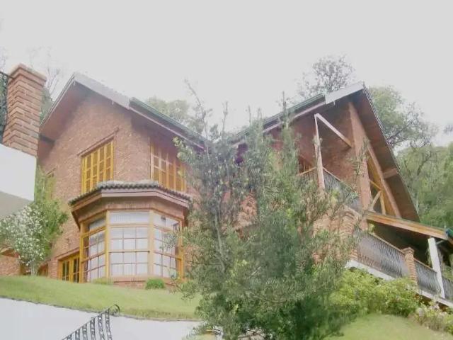 Casa / Sobrado em Condomínio para Locação em Mairiporã/SP Parque Petrópolis 4 Quartos