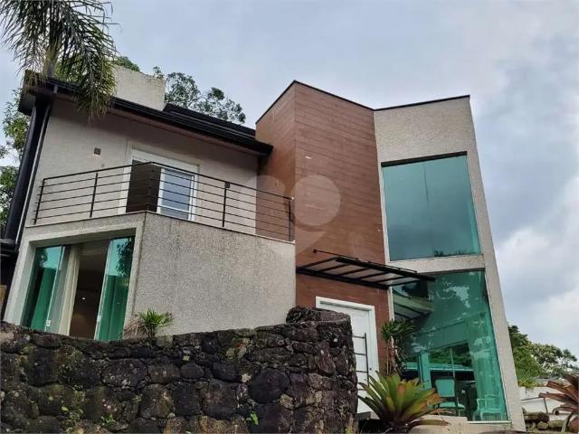 Casa / Sobrado em Condomínio para Locação em Mairiporã/SP Serra da Cantareira 3 Quartos