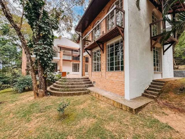 Casa / Sobrado em Condomínio para Locação em Mairiporã/SP Serra da Cantareira 3 Quartos