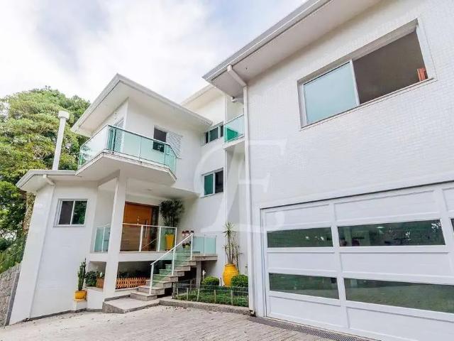 Casa / Sobrado em Condomínio para Locação em Mairiporã/SP Serra da Cantareira 3 Quartos