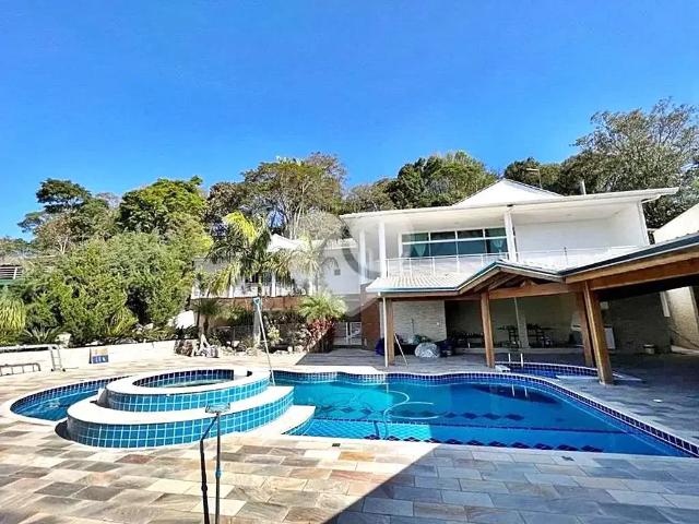 Casa / Sobrado em Condomínio para Locação em Mairiporã/SP Serra da Cantareira 4 Quartos