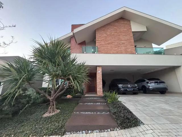 Casa / Sobrado em Condomínio para Locação em Maringá/PR Zona 08 4 Quartos