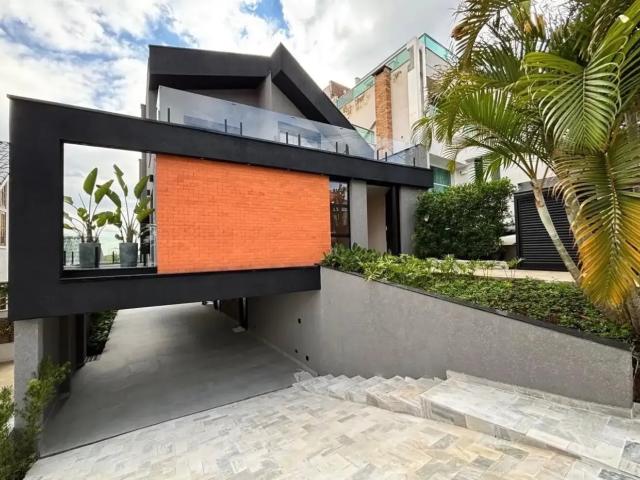 Casa / Sobrado em Condomínio para Locação em Mogi das Cruzes/SP Parque Residencial Itapeti 3 Quartos
