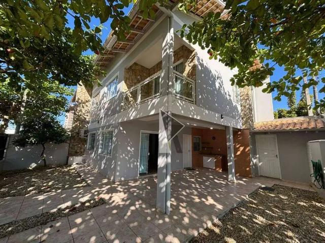 Casa / Sobrado em Condomínio para Locação em Navegantes/SC Gravata 3 Quartos
