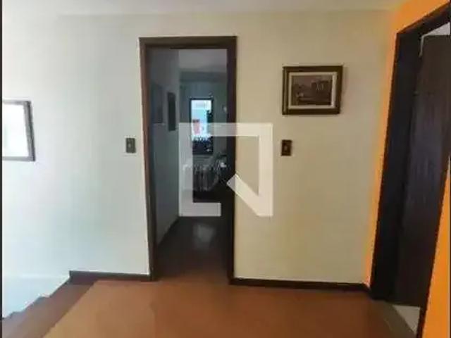 Casa / Sobrado em Condomínio para Locação em Niterói/RJ Engenho do Mato 4 Quartos