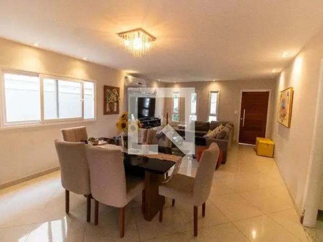 Casa / Sobrado em Condomínio para Locação em Niterói/RJ Maria Paula 4 Quartos