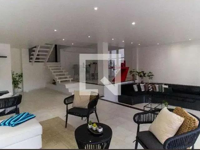 Casa / Sobrado em Condomínio para Locação em Niterói/RJ São Francisco 5 Quartos