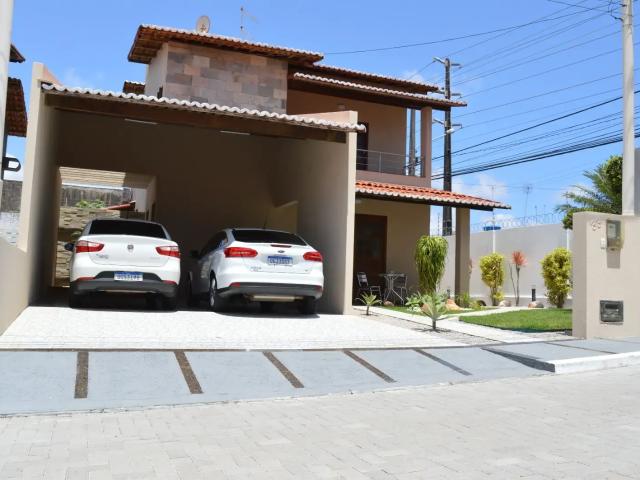 Casa / Sobrado em Condomínio para Locação em Parnamirim/RN Nova Parnamirim 4 Quartos