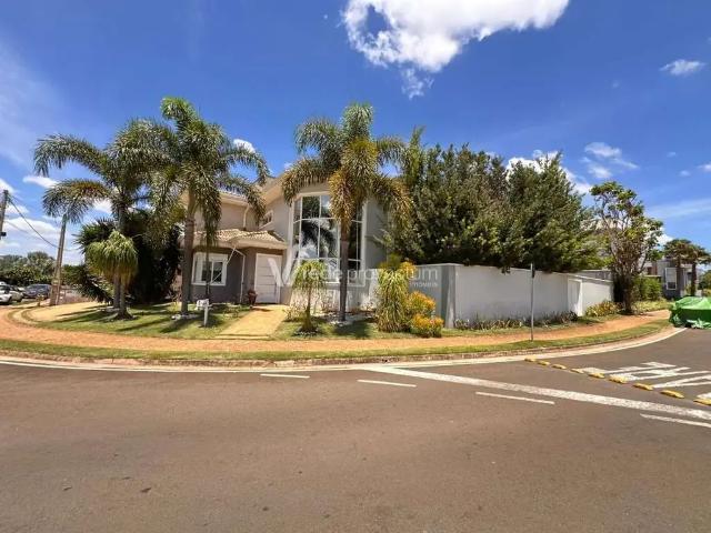 Casa / Sobrado em Condomínio para Locação em Paulínia/SP Parque Brasil 500 4 Quartos