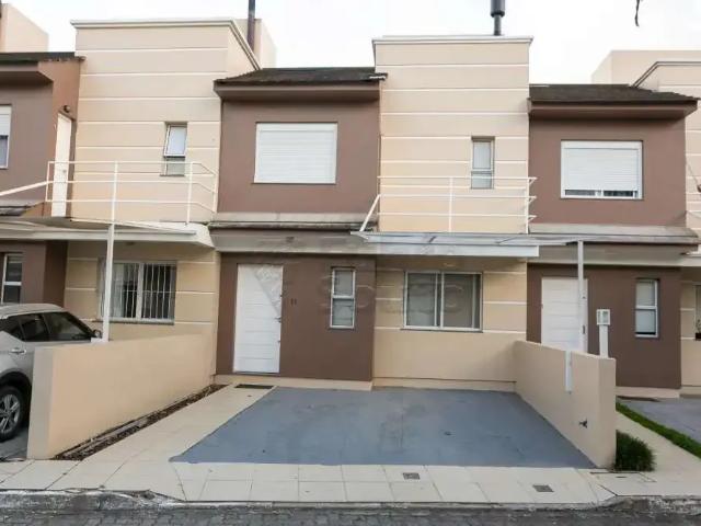Casa / Sobrado em Condomínio para Locação em Pelotas/RS Recanto de Portugal 3 Quartos