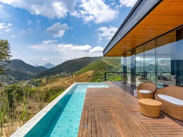 Casa / Sobrado em Condomínio para Locação em Petrópolis/RJ Araras 4 Quartos