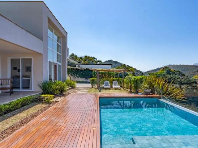 Casa / Sobrado em Condomínio para Locação em Petrópolis/RJ Araras 4 Quartos