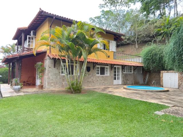 Casa / Sobrado em Condomínio para Locação em Petrópolis/RJ Pedro do Rio 3 Quartos