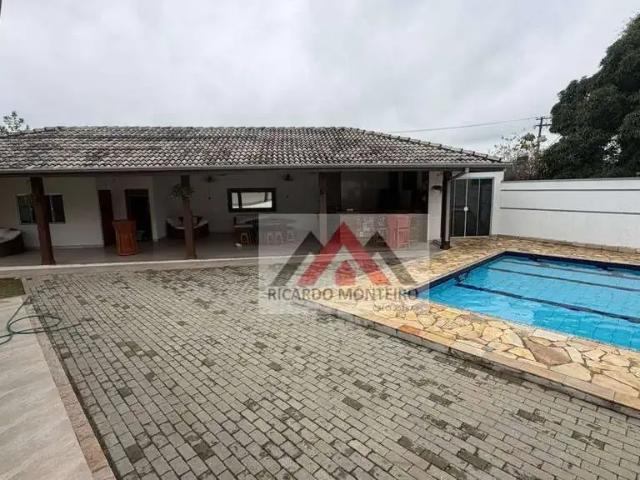 Casa / Sobrado em Condomínio para Locação em Pindamonhangaba/SP Village Paineiras 4 Quartos