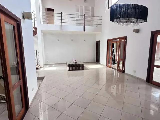 Casa / Sobrado em Condomínio para Locação em Pindamonhangaba/SP Nossa Senhora do Perpétuo Socorro 4 Quartos