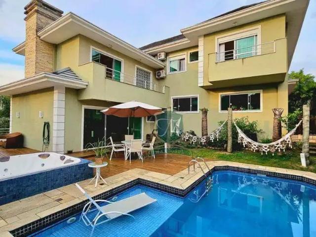 Casa / Sobrado em Condomínio para Locação em Pinhais/PR Alphaville Graciosa 4 Quartos