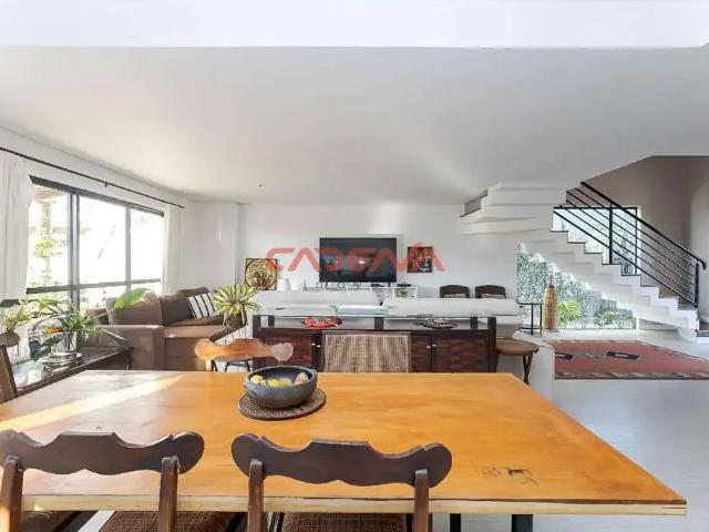 Casa / Sobrado em Condomínio para Locação em Pinhais/PR Alphaville Graciosa 3 Quartos
