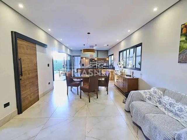 Casa / Sobrado em Condomínio para Locação em Piracicaba/SP Loteamento Residencial e Comercial Villa D'Aquila 4 Quartos